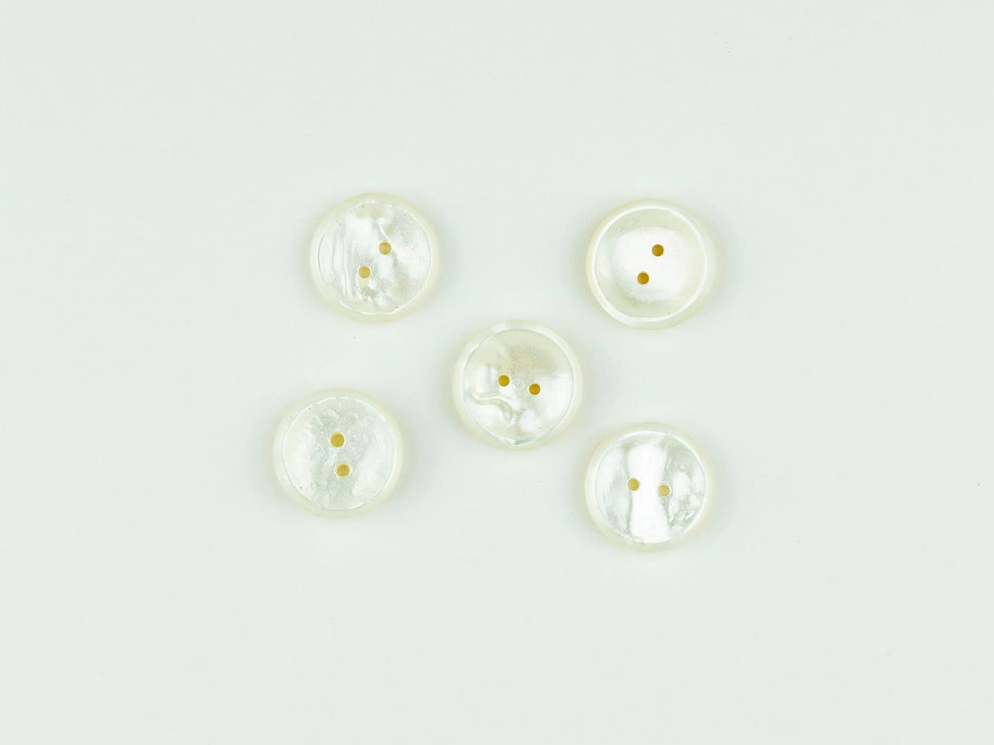 Plain Shell 15mm buttons - Wild and Woolly